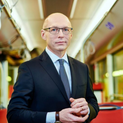 Solaris Urbino 18, powered by Ballard, awarded Bus of the Year 2025