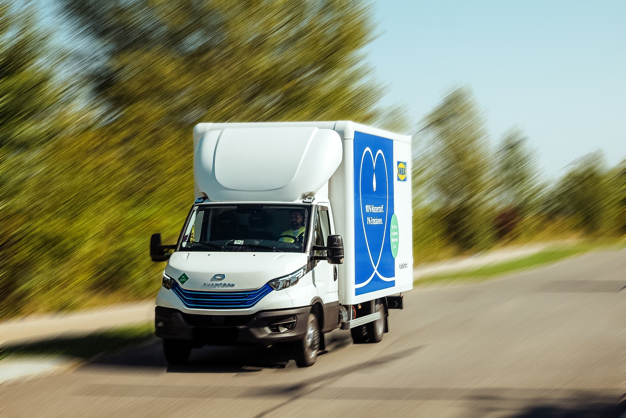 Premiere: QUANTRON and Ballard deliver hydrogen vans to IKEA