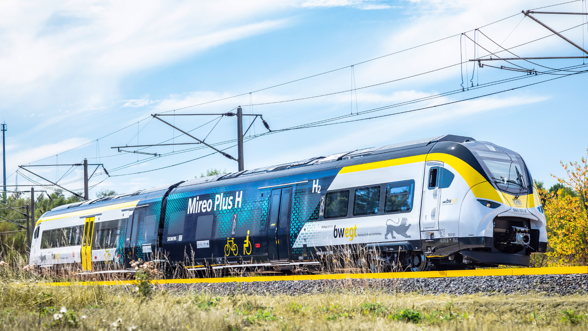 Ballard-powered hydrogen trains undergoing industry-standard testing